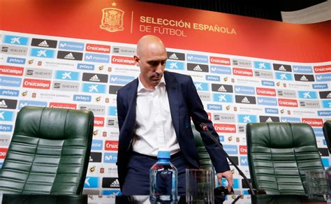 Escándalo en la RFEF acusan al presidente de pagar fiestas sexuales