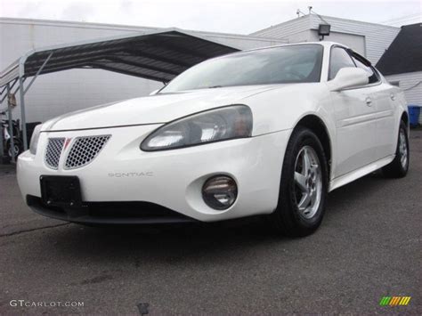 Ivory White Pontiac Grand Prix Gt Sedan Photo