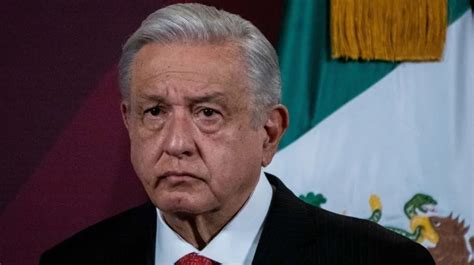 AMLO llora en su última Mañanera así reaccionó al escuchar una canción