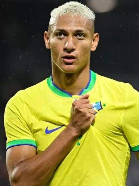 Seleção Brasileira vence o primeiro combate dois gols de