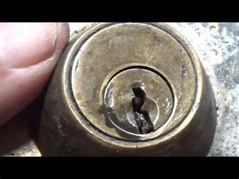 Soluciones Efectivas Para Extraer Una Llave Rota De Una Cerradura Neuttro