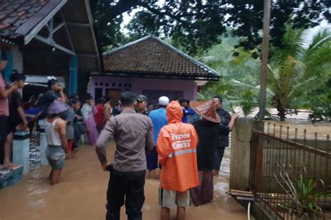 Polres Lebak Evakuasi Warga Terdampak Banjir Antara News