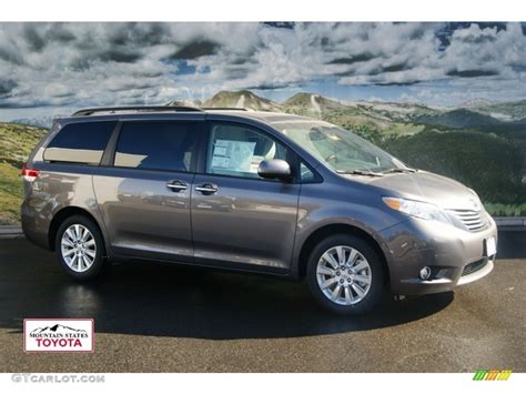 Predawn Gray Mica Toyota Sienna Limited Awd Photo