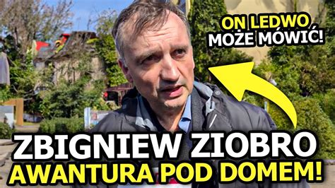 ZBIGNIEW ZIOBRO PISKLIWYM GŁOSEM WYDAŁ OŚWIADCZENIE POD SWOIM DOMEM