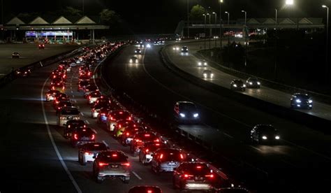 Aliran Trafik Masuk Ke Lembah Klang Perlahan Malam Ini FMT