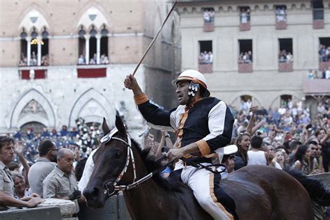La Lupa Vince Il Palio Del 16 Agosto E Fa Cappotto Siena News