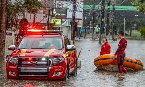 Número de mortes em desastre climático no RS sobre para 171 Folha PE