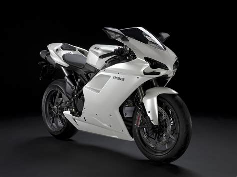 3840x2160 Resolution White And Black Sports Bike Motorcycle Ducati