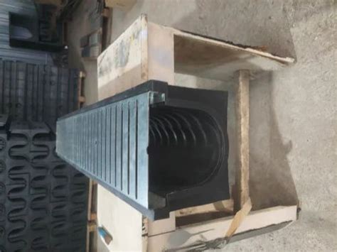 Hdpe Channel With Ss Grating Straight At 3000 Piece In Pimpri