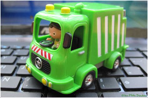 Le Camion Poubelle De Marcel Le Jardin Des P Tits Doudous