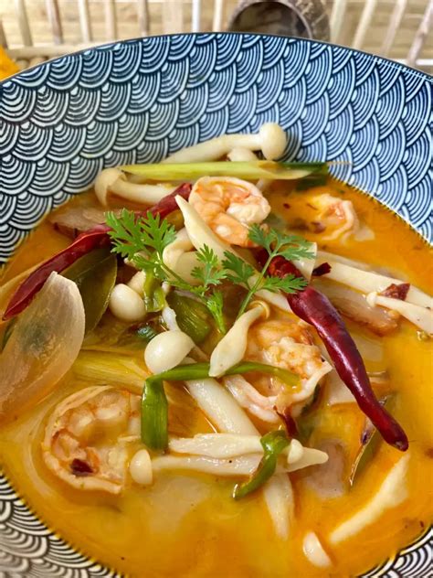 Tom Yum Kung Recipe Spicy Thai Shrimp Soup Hungry In Thailand