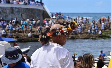 Tradicional festa de Iemanjá acontece no dia 2 de fevereiro na Bahia
