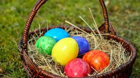 10 idées pour la chasse aux oeufs de Pâques dans le jardin ou dans la