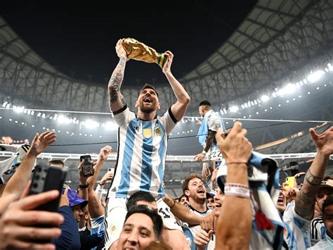 El Post De Instagram De Lionel Messi Levantando La Copa Del Mundo Se