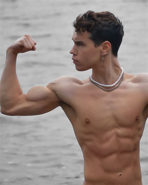 Hot Twinks And Hunks Photo