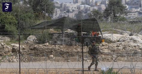 Israelische Soldaten erschießen Palästinenser nach Brandbombenangriff