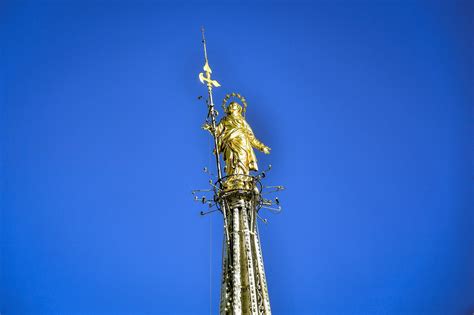 Il 6 maggio 1945 quando la Madonnina del Duomo di Milano tornò a