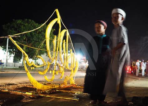 Pawai malam takbir menyambut Hari Raya Idul Fitri Anadolu Ajansı