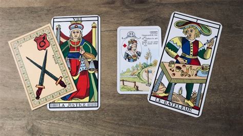Présentation 91 imagen jeu de carte tarot divinatoire fr