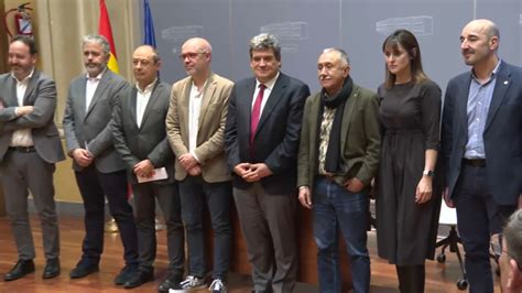 IB3N El Govern Espanyol I Els Sindicats Signen L Acord Per A La