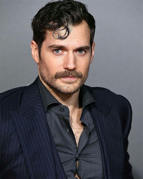 Pin De Ghost Co En Henry Cavill Estilos De Bigote Hombres Con Bigote Barbas De Moda