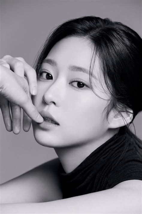 김민주 KIM MIN JU on Twitter Korean photoshoot Headshot photos Portrait