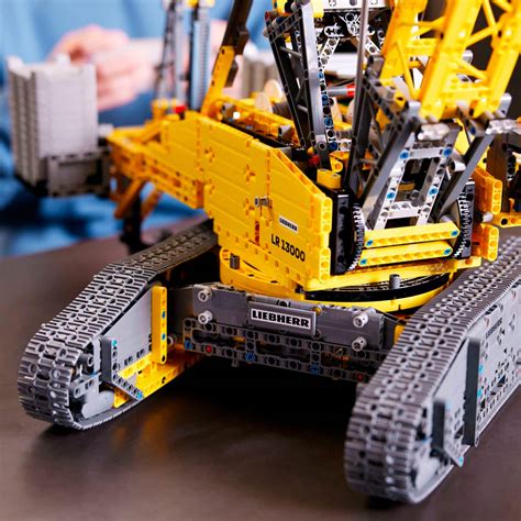 Customer Reviews LEGO Technic Liebherr Crawler Crane LR 13000 42146