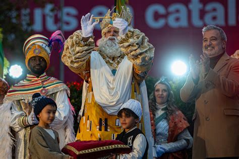 Unas 600 000 Personas Dan La Bienvenida A Los Reyes Magos En La