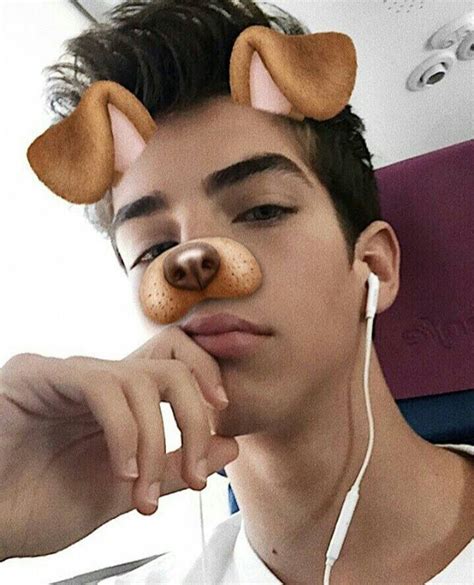 17 Años Fotos De Hombres Guapos No Famosos 20 Hombres que al usar