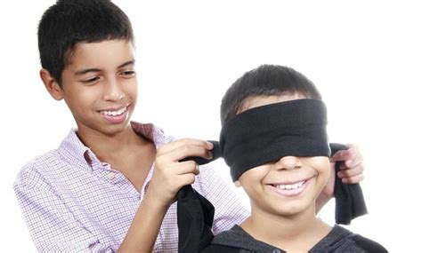 Jeu Les yeux bandés IDKIDS