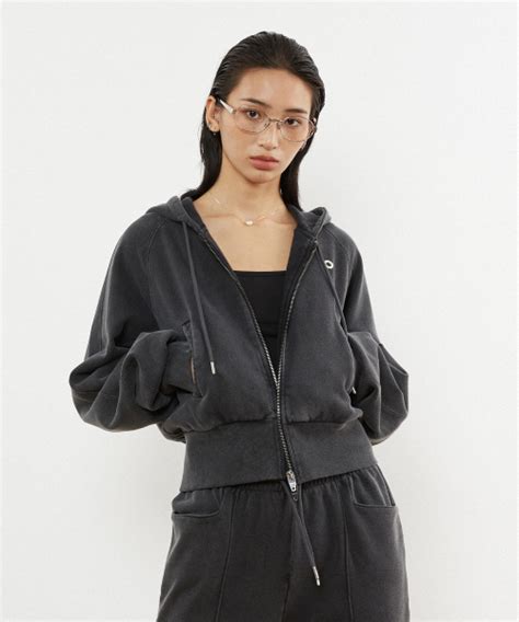 MUSINSA KIIMUIR Woman 2 WAY Pigment Crop Hood Zip Up Charcoal