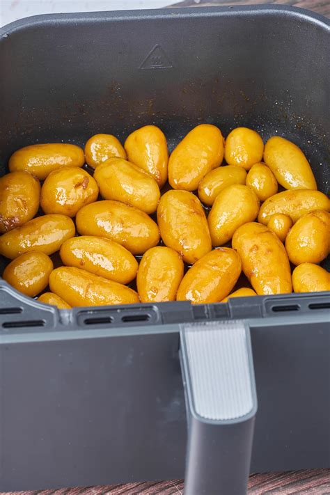 Brunede kartofler i airfryer Opskrift på nemme brunkartofler