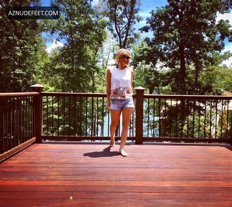 LYNDA KINKADE Feet AZNudeFeet