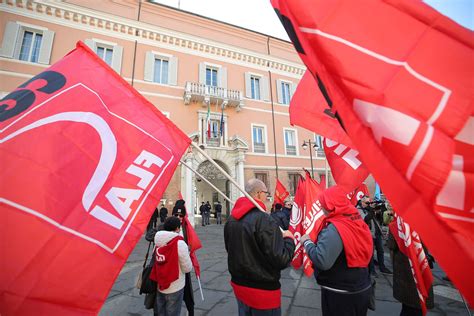 Presidio Dei Sindacati In Piazza Del Popolo Per Dire Basta Alle Morti