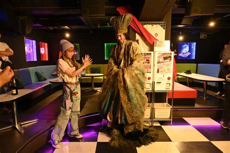 画像2 13 パリピ孔明撮影現場に潜入 向井理上白石萌歌らが根性見せた大規模シーンクランクインコメント現場レポート モデルプレス