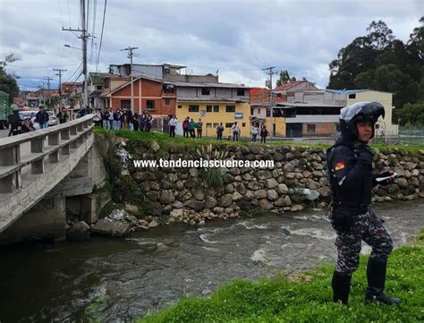 W Radio Ec On Twitter Cuenca Hombre En Estado Et Lico Cay Por Un