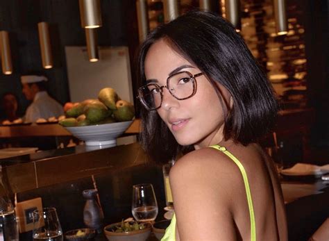 Agathe Auproux Litt Ralement Sublime Dans Son Petit Haut Qui D Voile