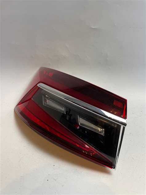 Skoda Superb Iii Lift Sedan Lampa Lewa Ty V C Skoda