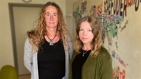 Socialsekreterare hotades med vapen i jobbet Blev rädd för att gå på