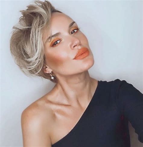 40 Best Pixie Haircuts Hairstyles For Any Hair Type Long Pixie