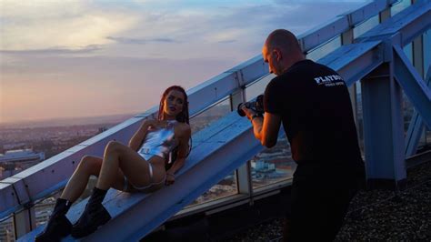 Galerie Rachel Karnížová na titulní straně Playboye Hvězda Love