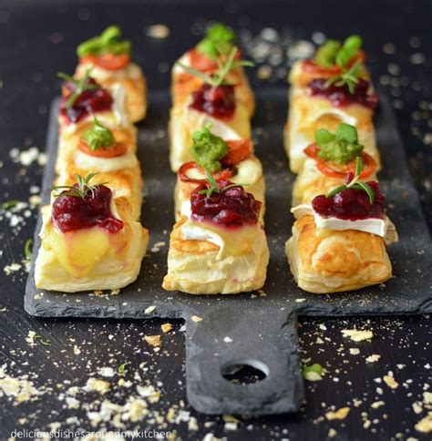 Fingerfood für Silvester Blätterteig Häppchen mit zweierlei Topping