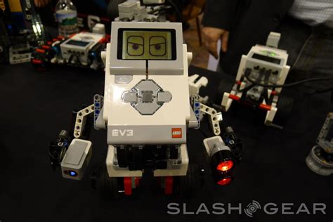 lego mindstorms ev3 robots hands on slashgear