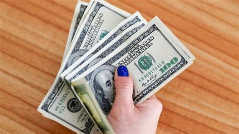 Con el repunte de casi 15 en mayo el dólar blue y los financieros le