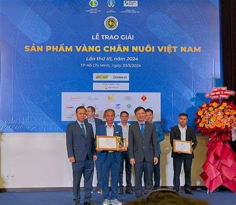 MỘT SỐ HÌNH ẢNH TẠI LỄ TRAO GIẢI SẢN PHẨM VÀNG CHĂN NUÔI VIỆT NAM
