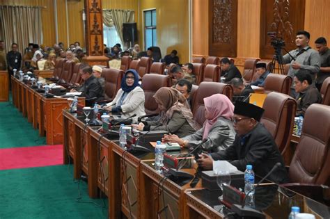 Hadiri Rapat Paripurna Laporan Banggar LKPJ 2023 Wabup Bagus Apresiasi
