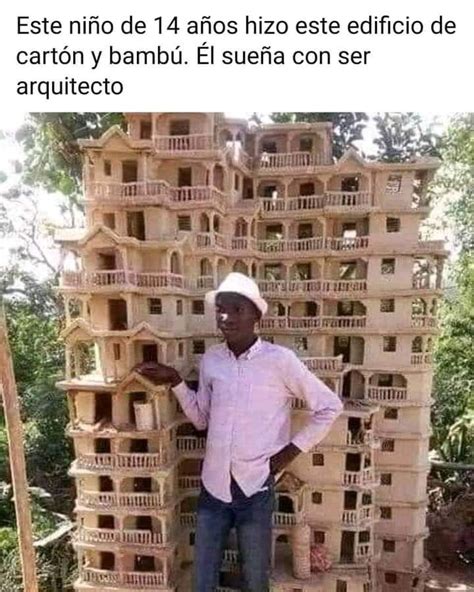 Este niño de 14 años hizo este edificio de cartón y bambú Él sueña con