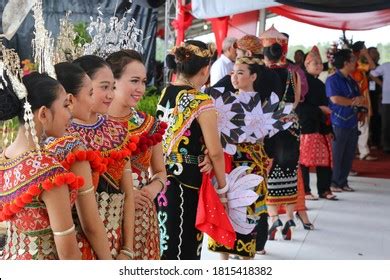 211 Sarawak Iban Costumes Images Stock Photos Vectors Shutterstock