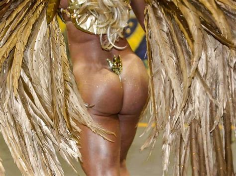 Juju Salimeni Beach Naked Xxx Porn