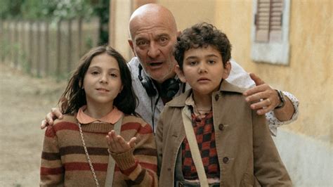 L Ultima Volta Che Siamo Stati Bambini Claudio Bisio E Il Cast